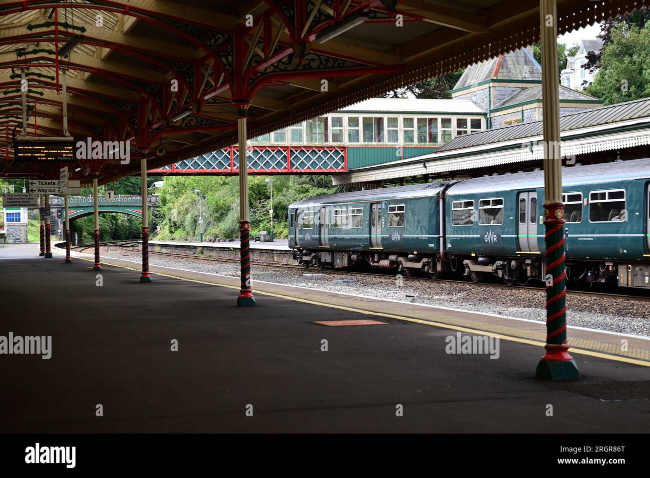 A GWR diesel multiple unit on platform 2 at Torquay railway station ...