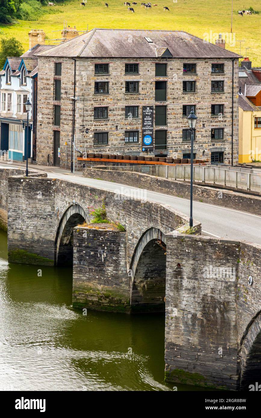 Arched stone bridge over the River Teifi or Afon Teifi in the centre of ...