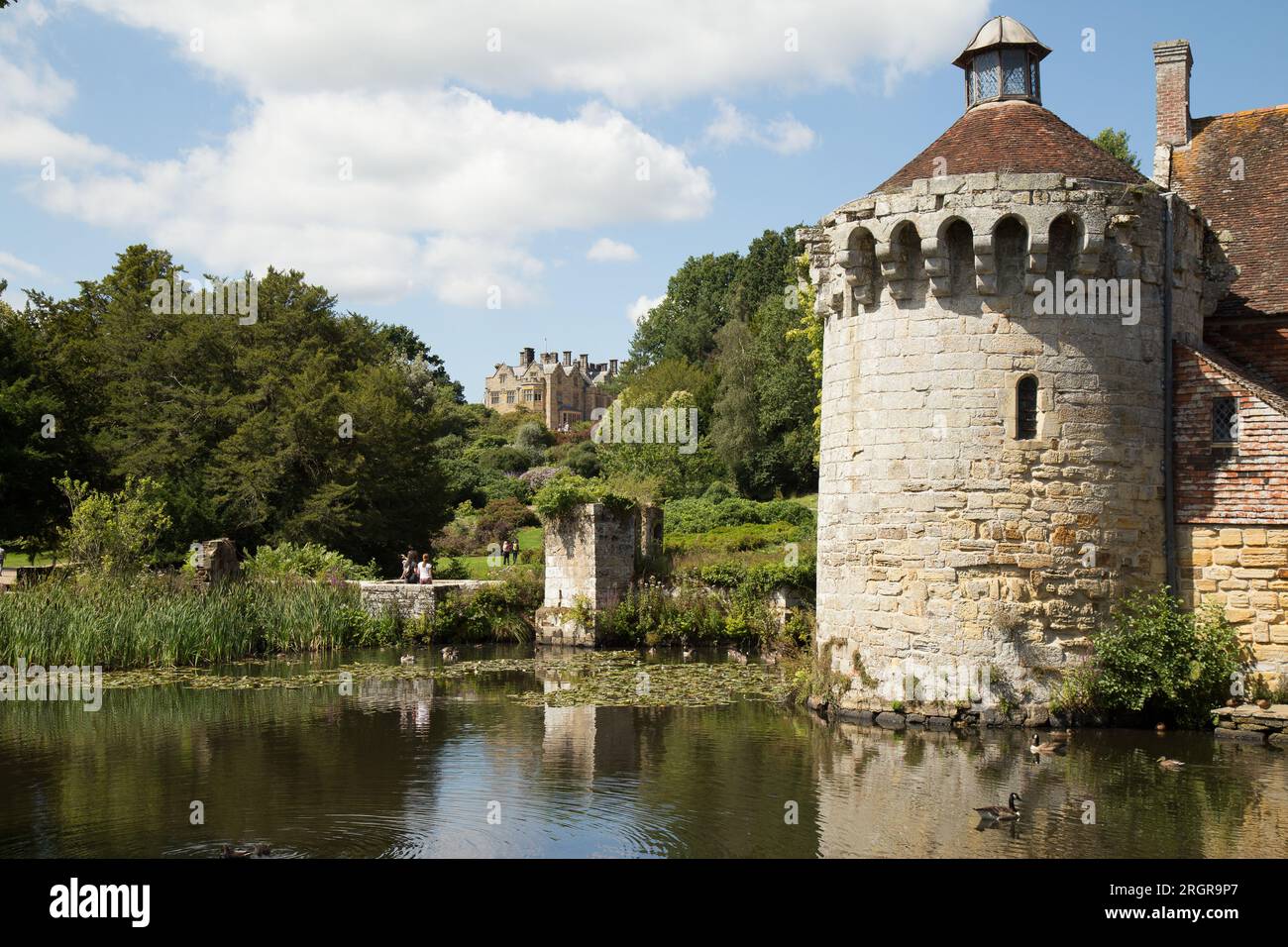 Castle moat bucket hi-res stock photography and images - Alamy