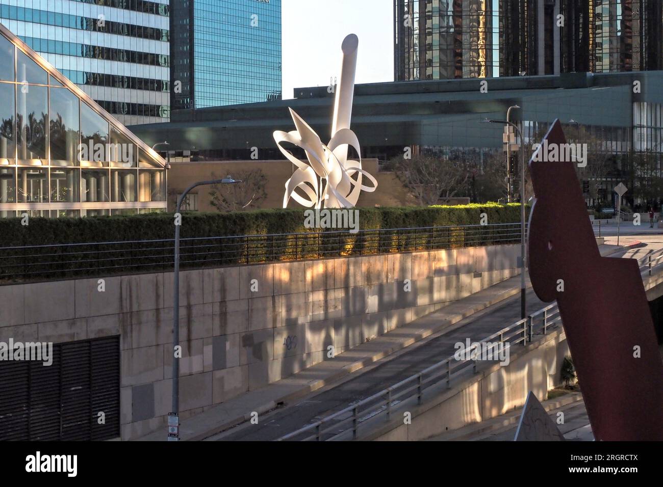 Many public spaces in Los Angeles, California, feature fine art. Here ...