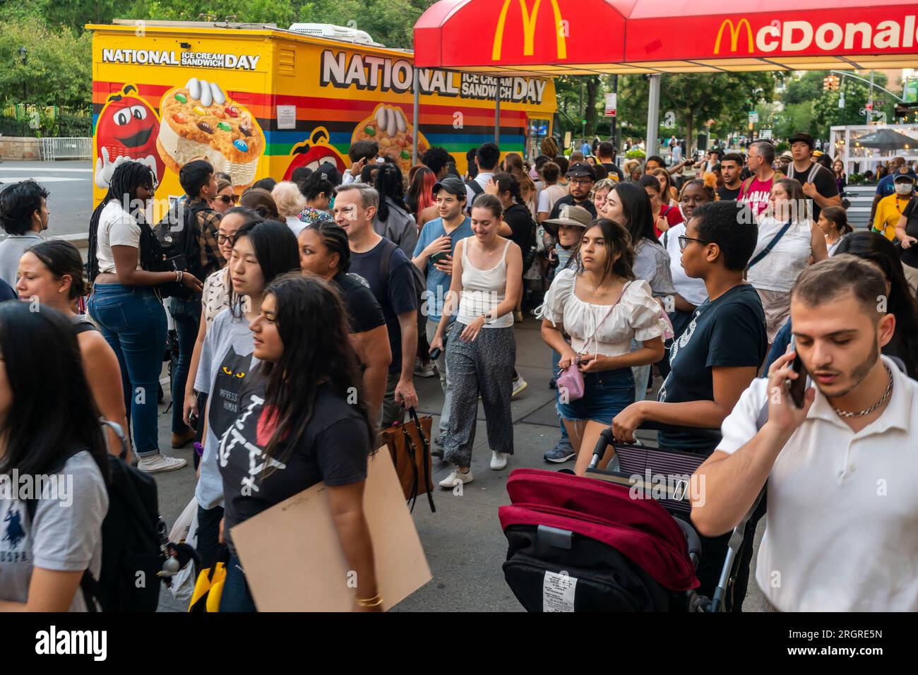 Ice cream inflation hi-res stock photography and images - Alamy