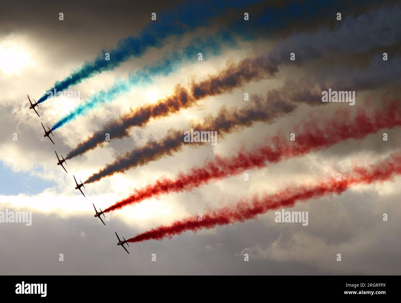 ROYAL AIR FORCE AEROBATIC DISPLAY TEAM THE RED ARROWS Stock Photo - Alamy