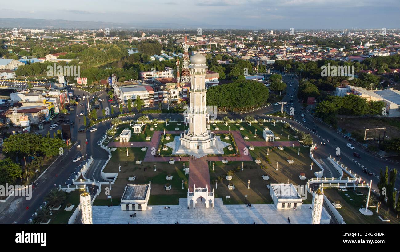 Baiturrahman grand mosque tower hi-res stock photography and images - Alamy