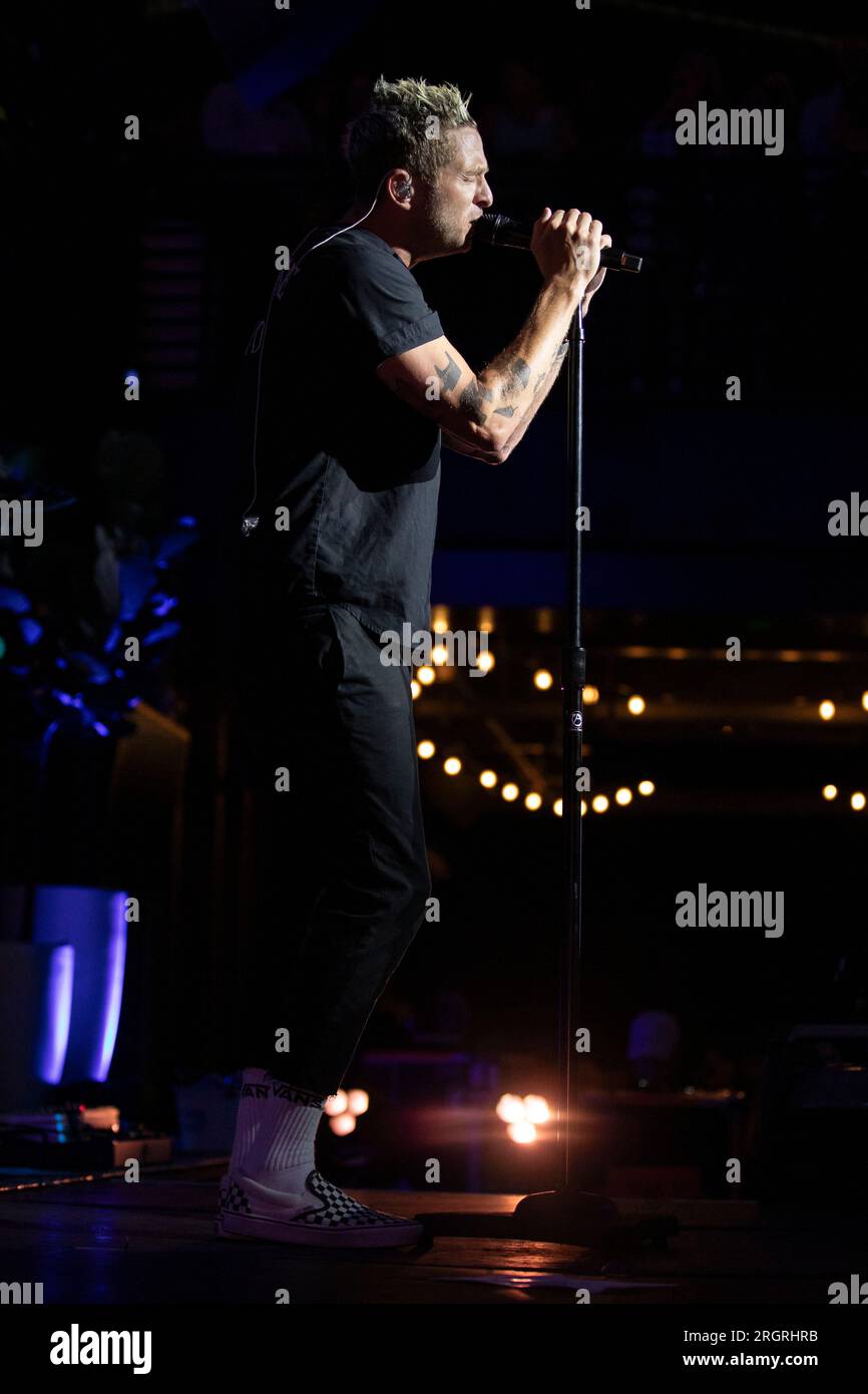 Bud light backyard tour hi-res stock photography and images - Alamy