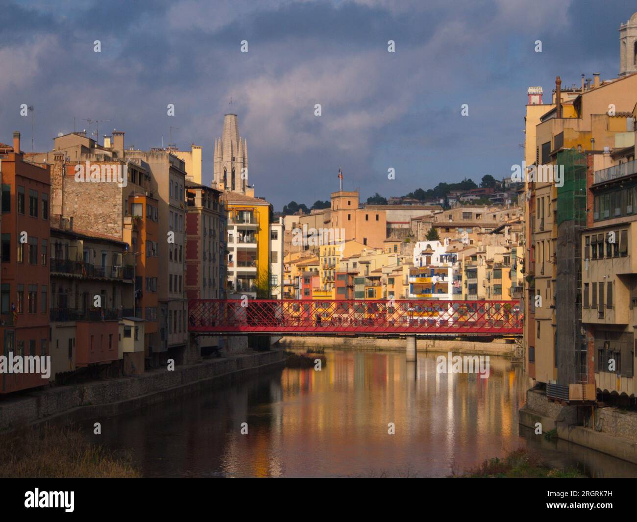 Iron bridge over the Onya river in Girona. Puente de hierro sobre el ...