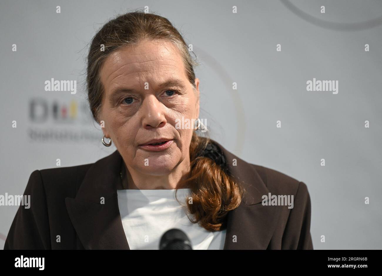 Destatis statistics hi-res stock photography and images - Alamy