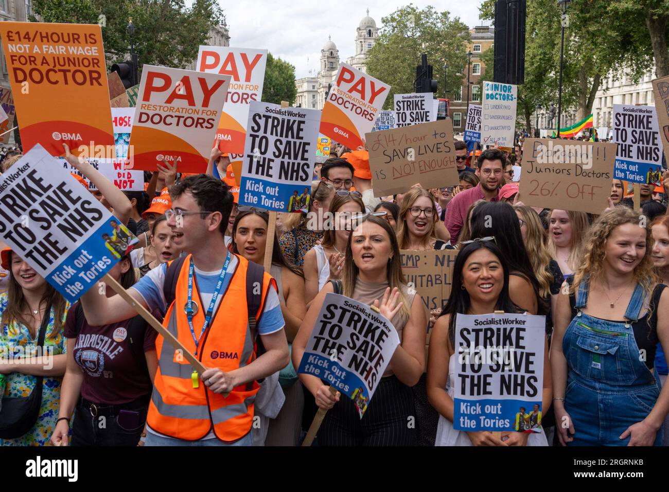 Doctors Protest - JEFF MOORE - Junior doctors demonstrate for fair pay ...