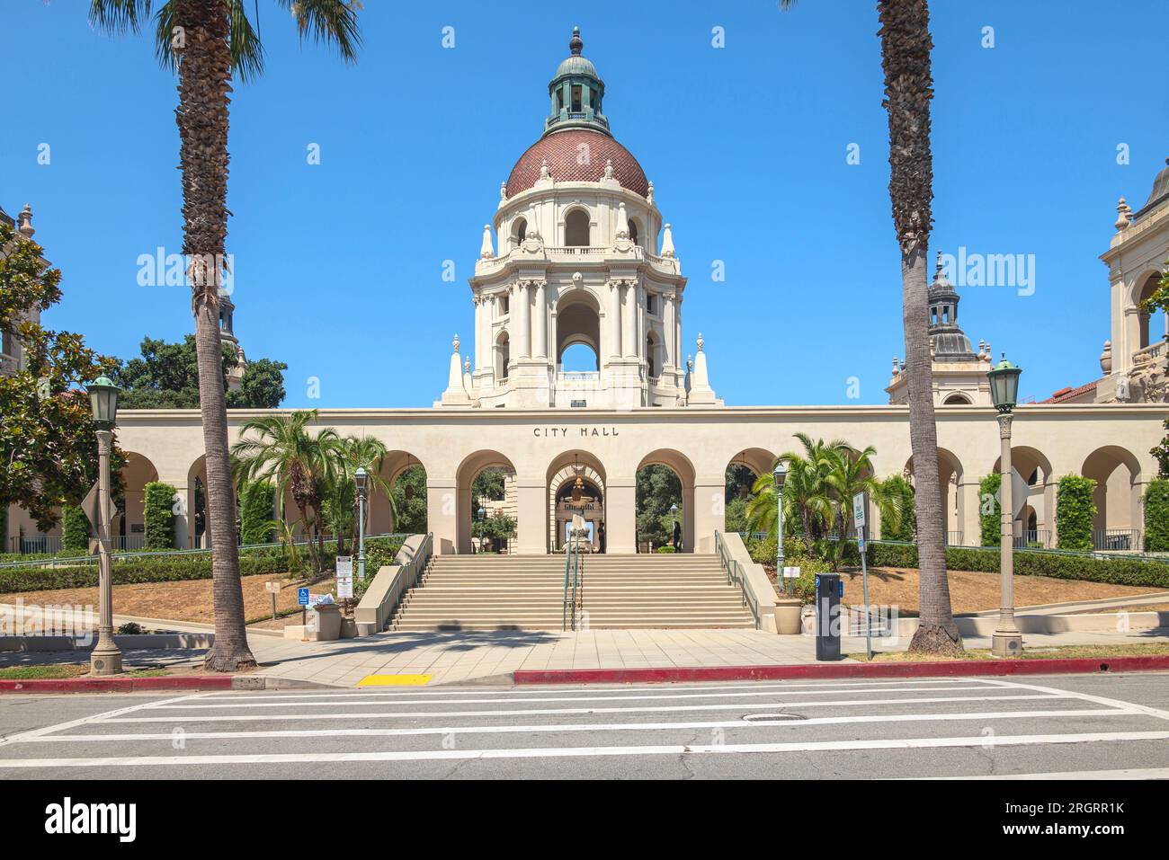 Pasadena palm trees hi-res stock photography and images - Alamy