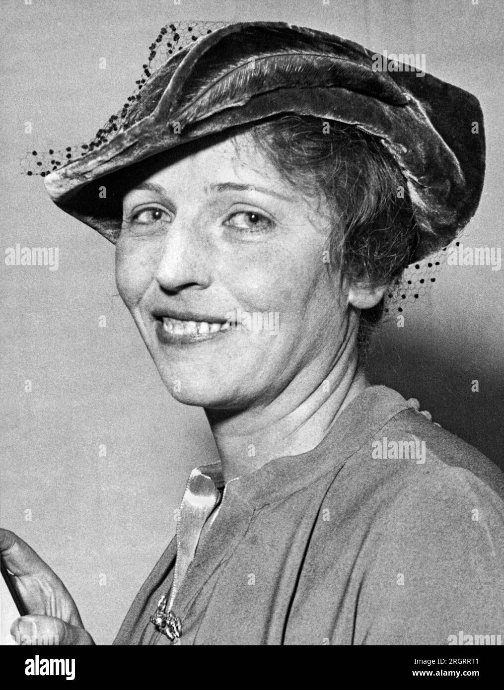 Pearl buck hi-res stock photography and images - Alamy