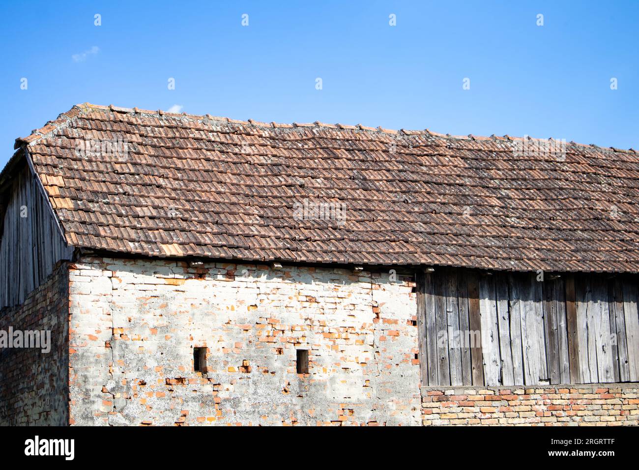Old brick shed hi-res stock photography and images - Alamy