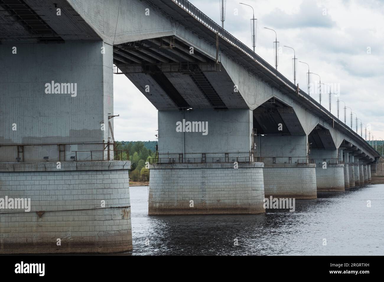 concrete road bridge over the river Stock Photo - Alamy