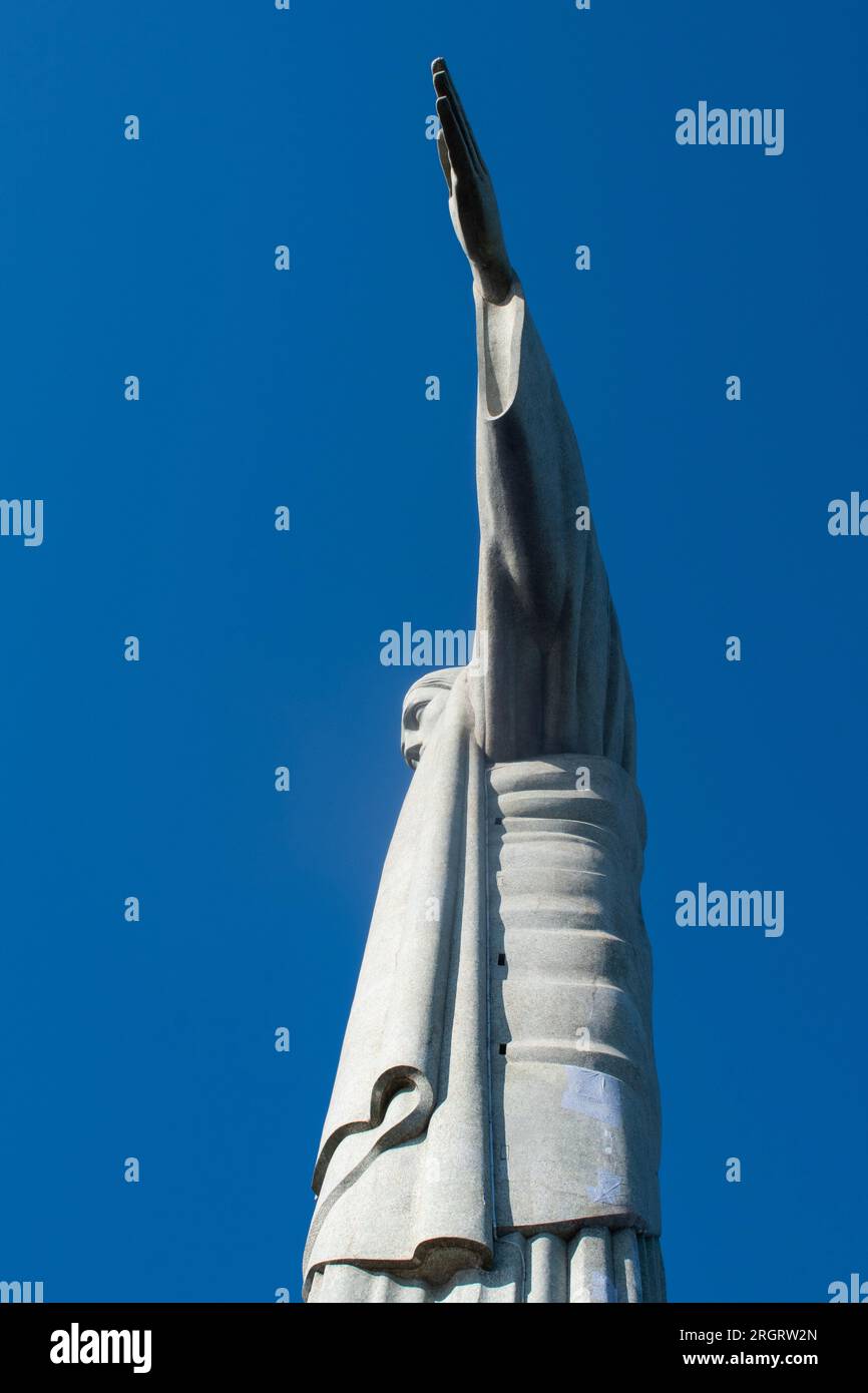 Rio de Janeiro, Brazil: Christ the Redeemer, deco-style statue by Paul ...