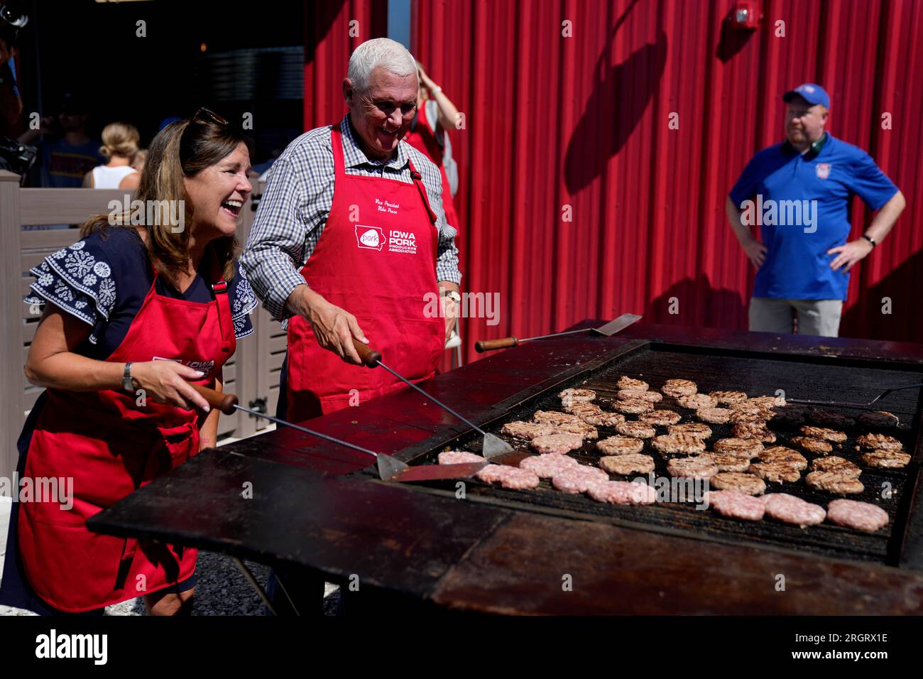 Republican presidential candidate former Vice President Mike Pence and ...