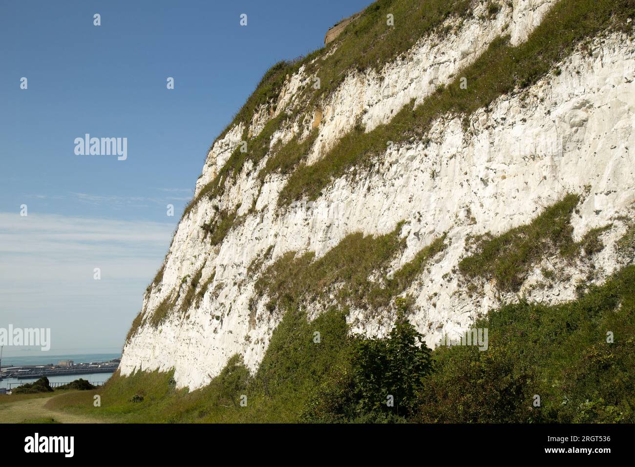 Cliffs chalk face hi-res stock photography and images - Alamy