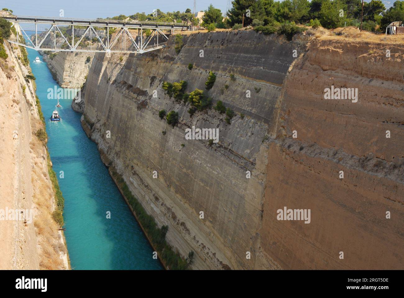 Famous Corinth channel en Greece vue on the Égée sea Stock Photo - Alamy