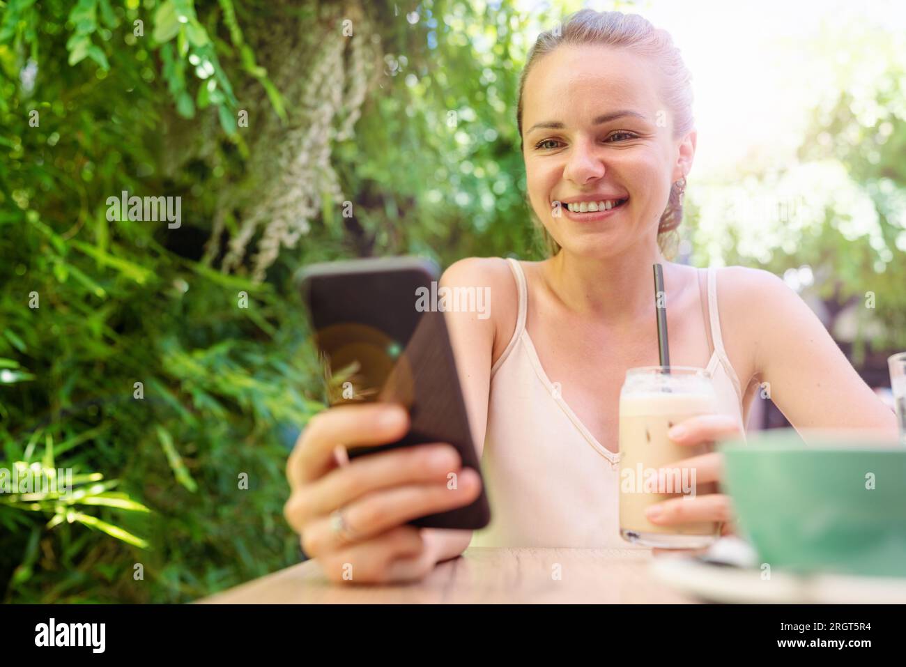 Iced coffee outside hi-res stock photography and images - Alamy