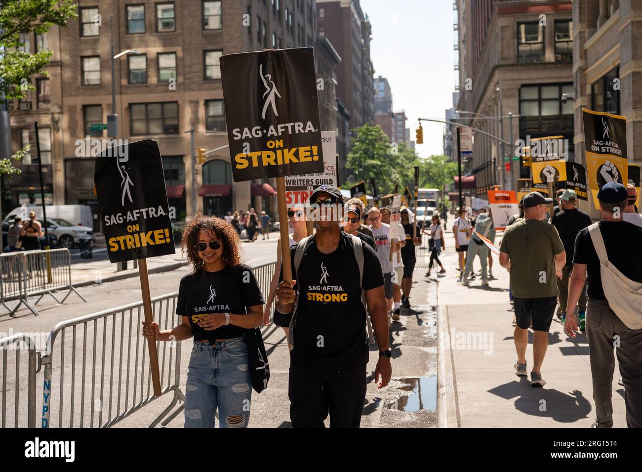 New York, USA. 11th Aug, 2023. Members of the SAG-AFTRA and WGA unions ...
