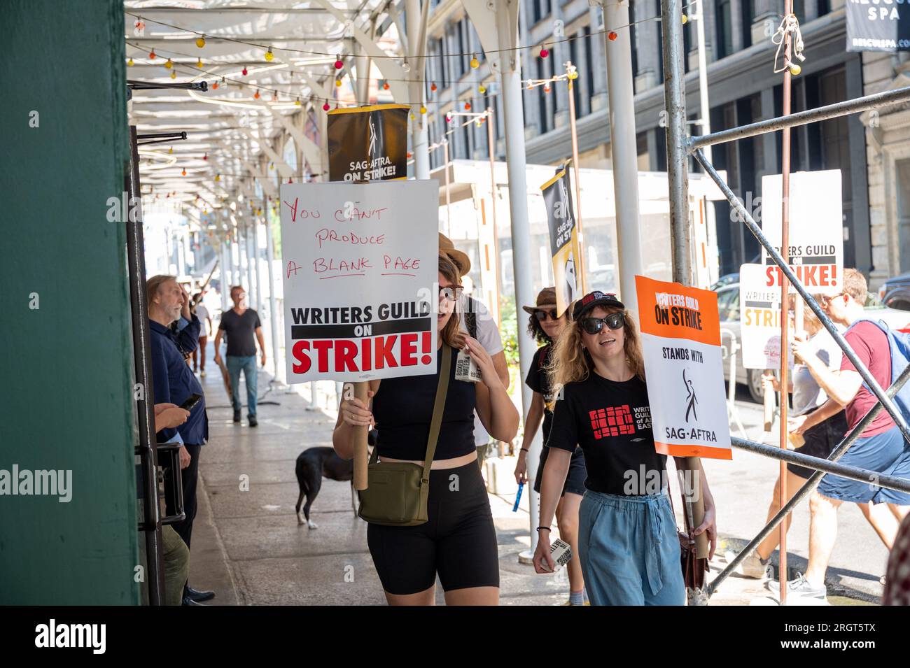 New York, USA. 11th Aug, 2023. Members of the SAG-AFTRA and WGA unions ...