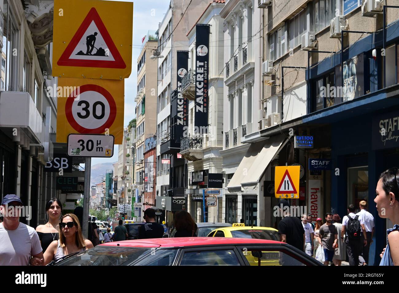 Ermou shopping street hi-res stock photography and images - Alamy