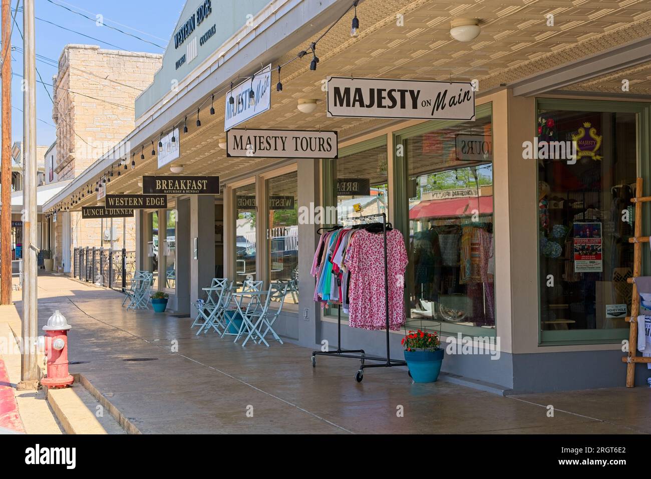 Retail storefronts and restaurant on Main Street in Fredericksburg ...