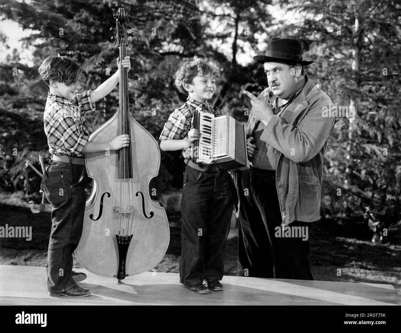 Kenneth Brown, Billy Lenhart, Billy Gilbert, on-set of the Film, "The ...