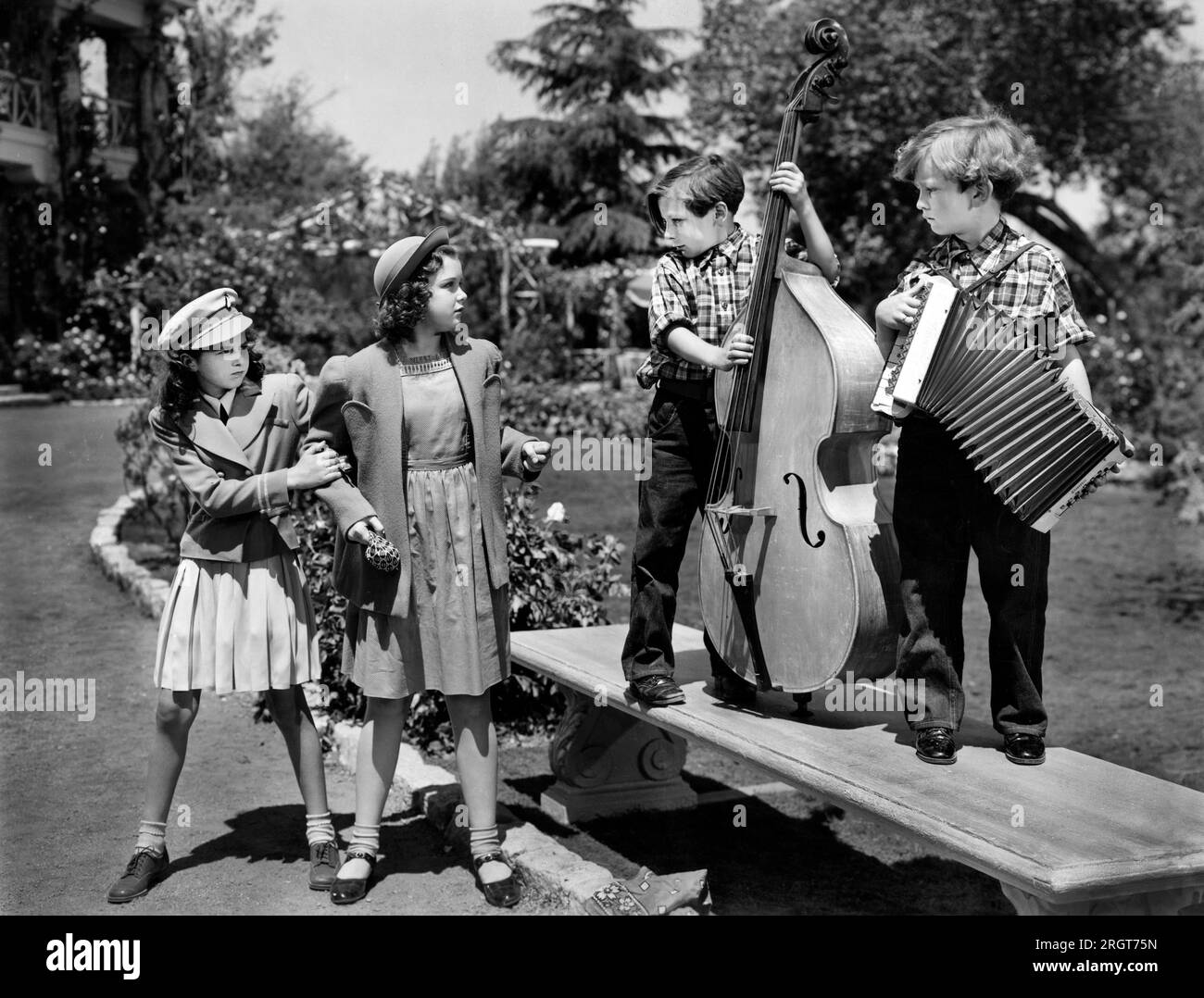 Gloria Jean, Virginia Weidler, Kenneth Brown, Billy Lenhart, on-set of ...