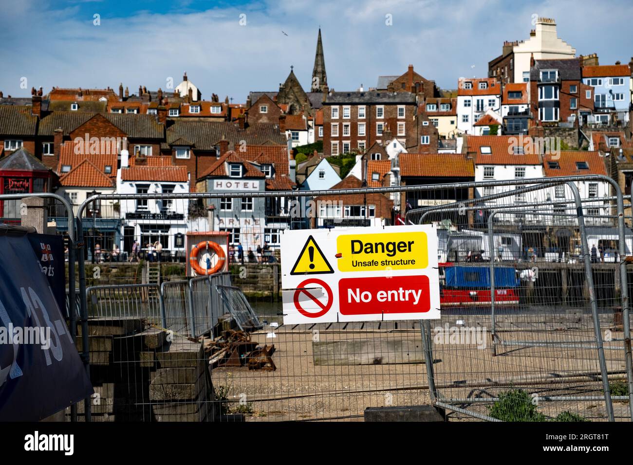 Danger and Keep Out sign on a metal gate to restrict access Stock Photo ...