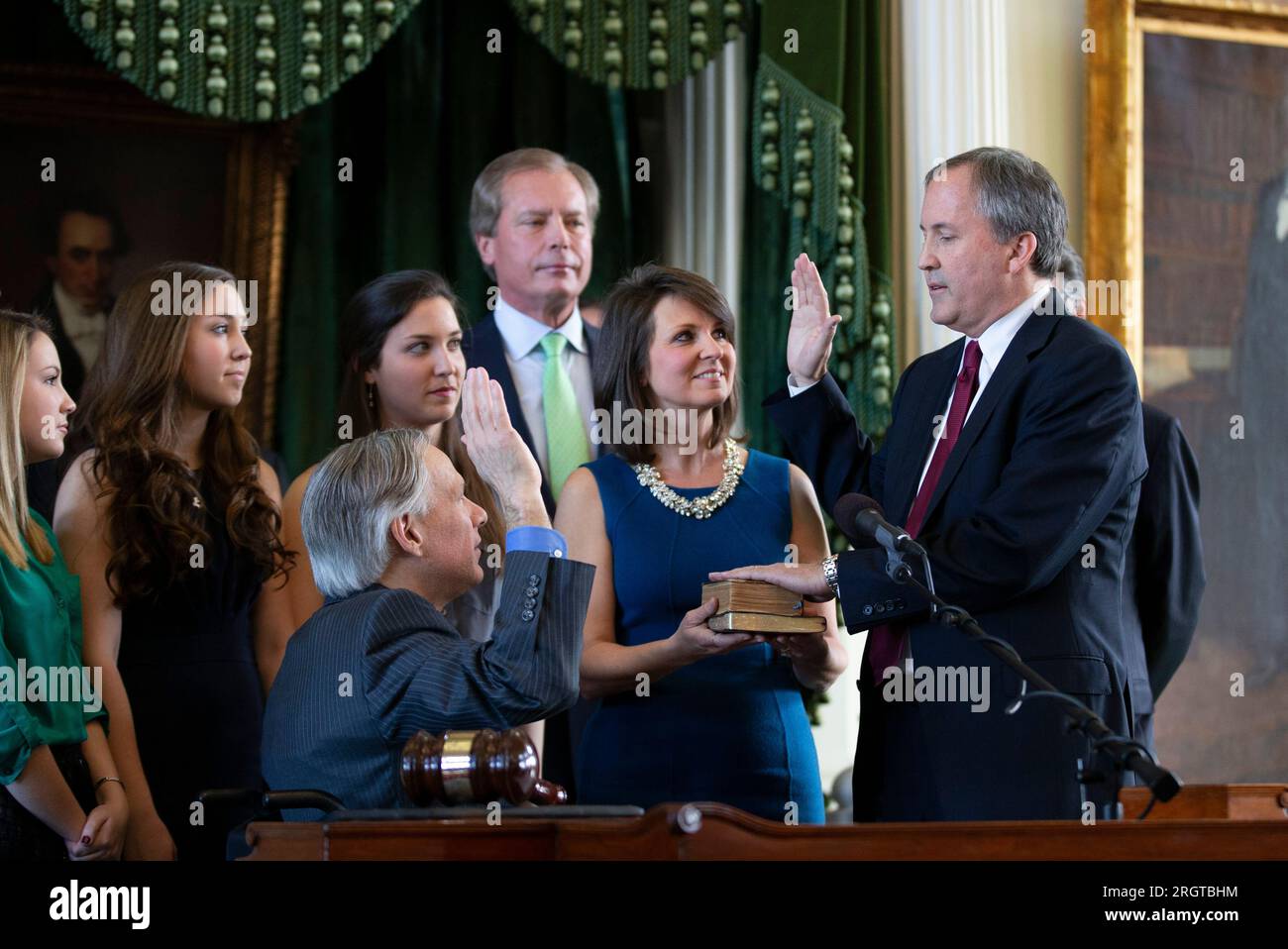 Angela paxton hi-res stock photography and images - Alamy