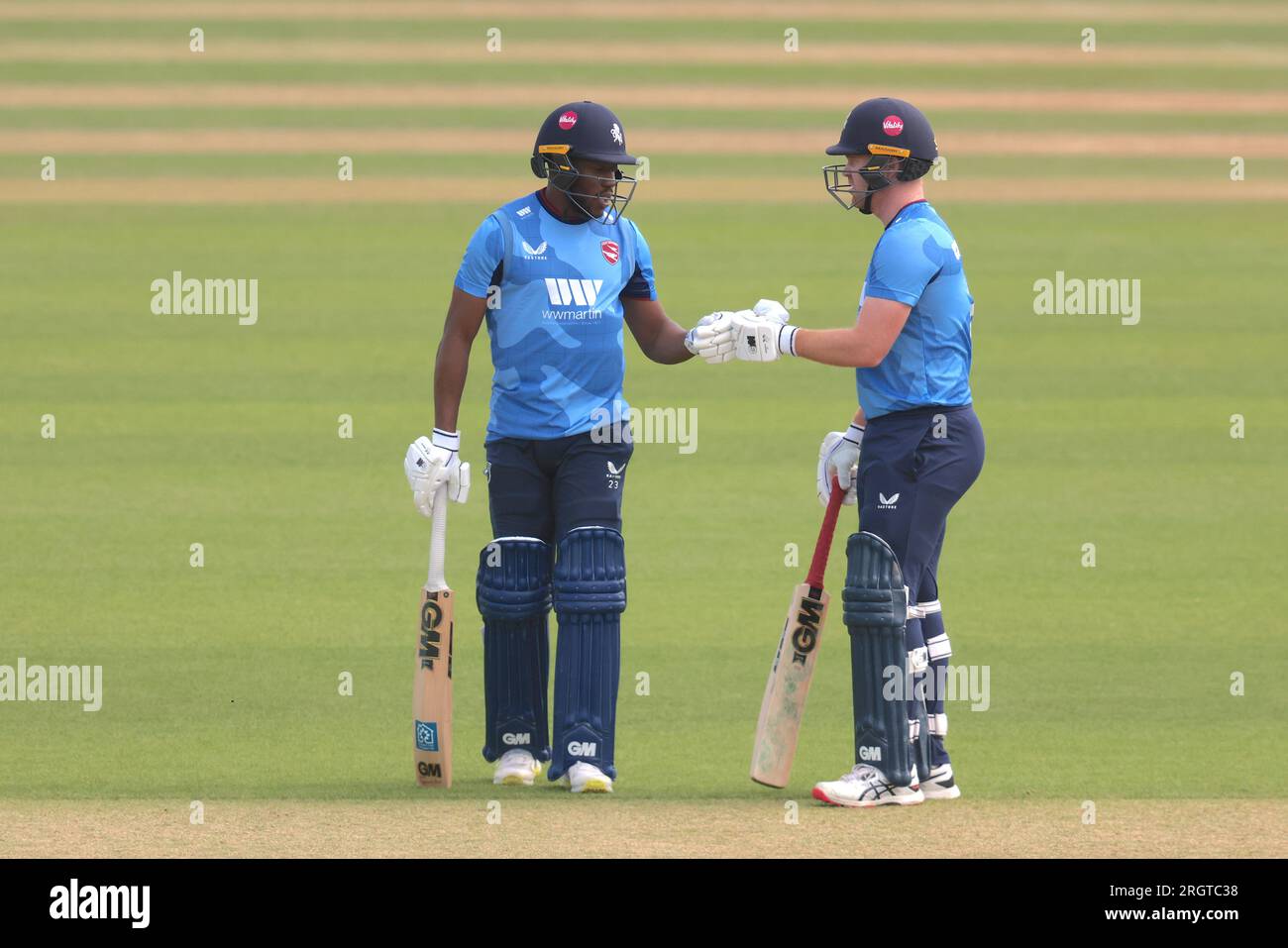London, UK. 11th Aug, 2023. Kent's Daniel Bell-Drummond & Ben Compton ...