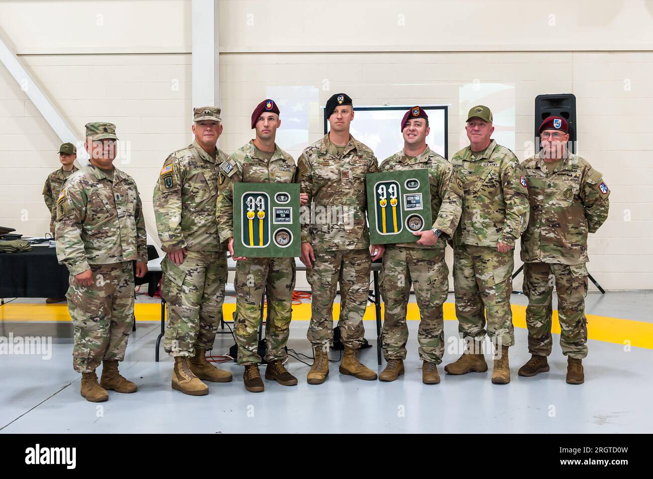 Award ceremony for Leapfest, international static line parachute ...