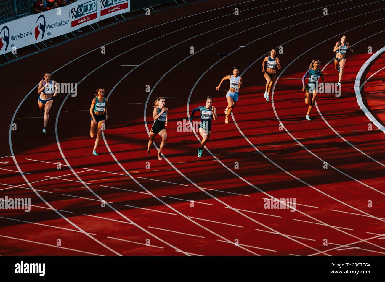 Athletics running track arena hi-res stock photography and images - Alamy