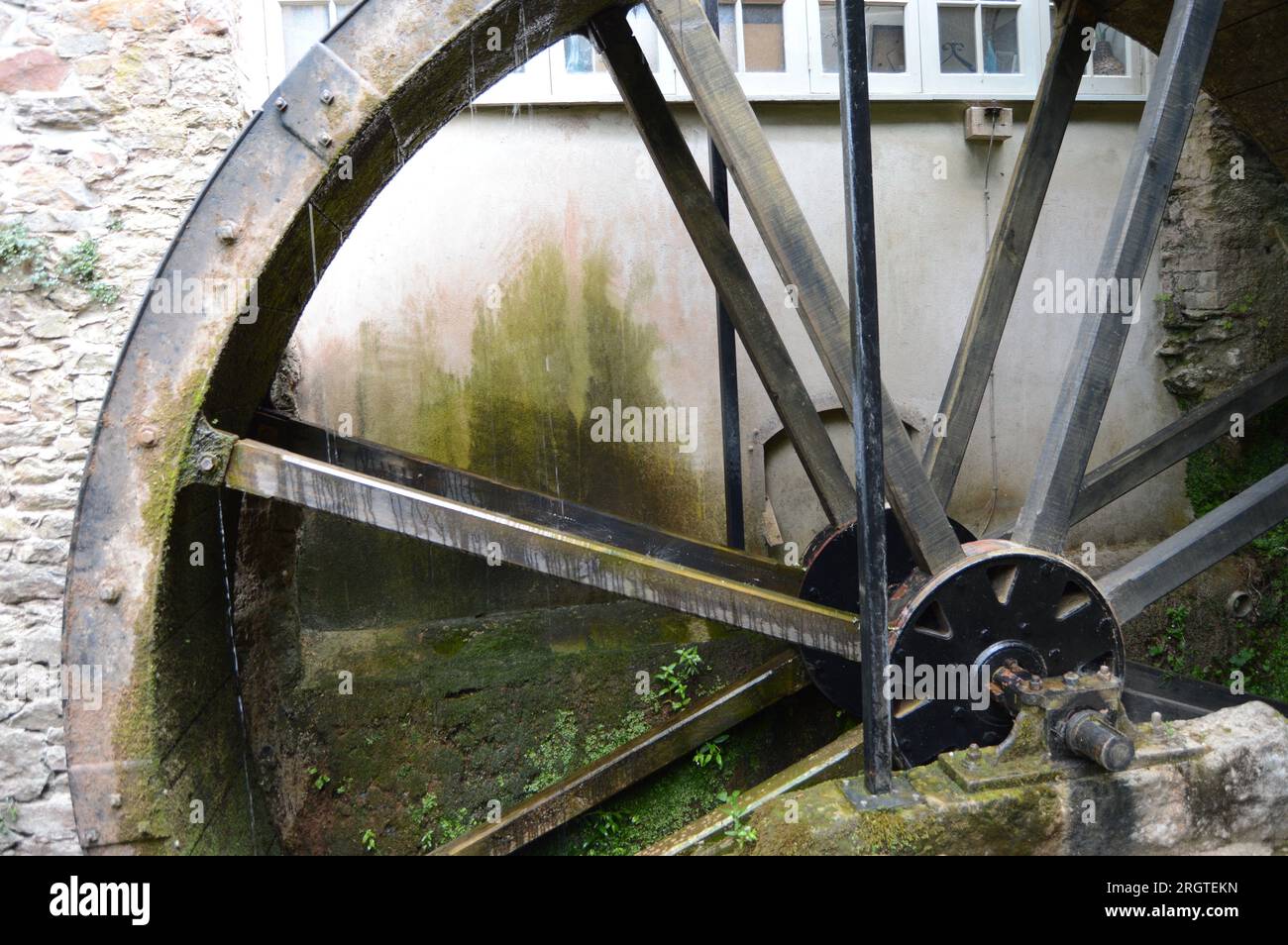 Old water wheel at Cockington village, Devon Stock Photo - Alamy