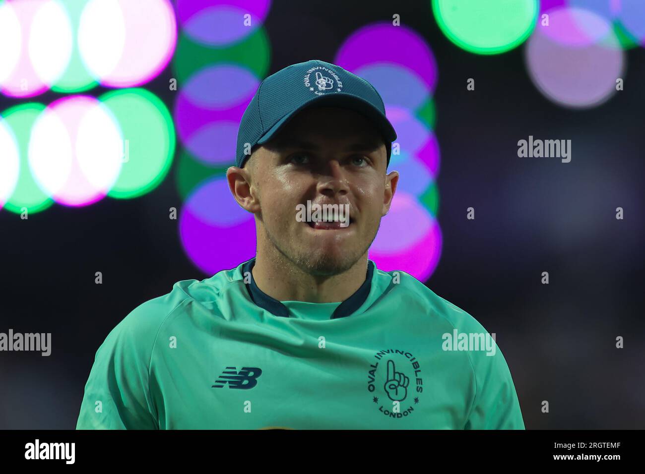 Hundred oval hi-res stock photography and images - Alamy