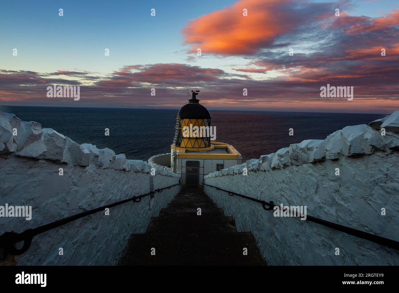 St abbs fishing boats hi-res stock photography and images - Alamy