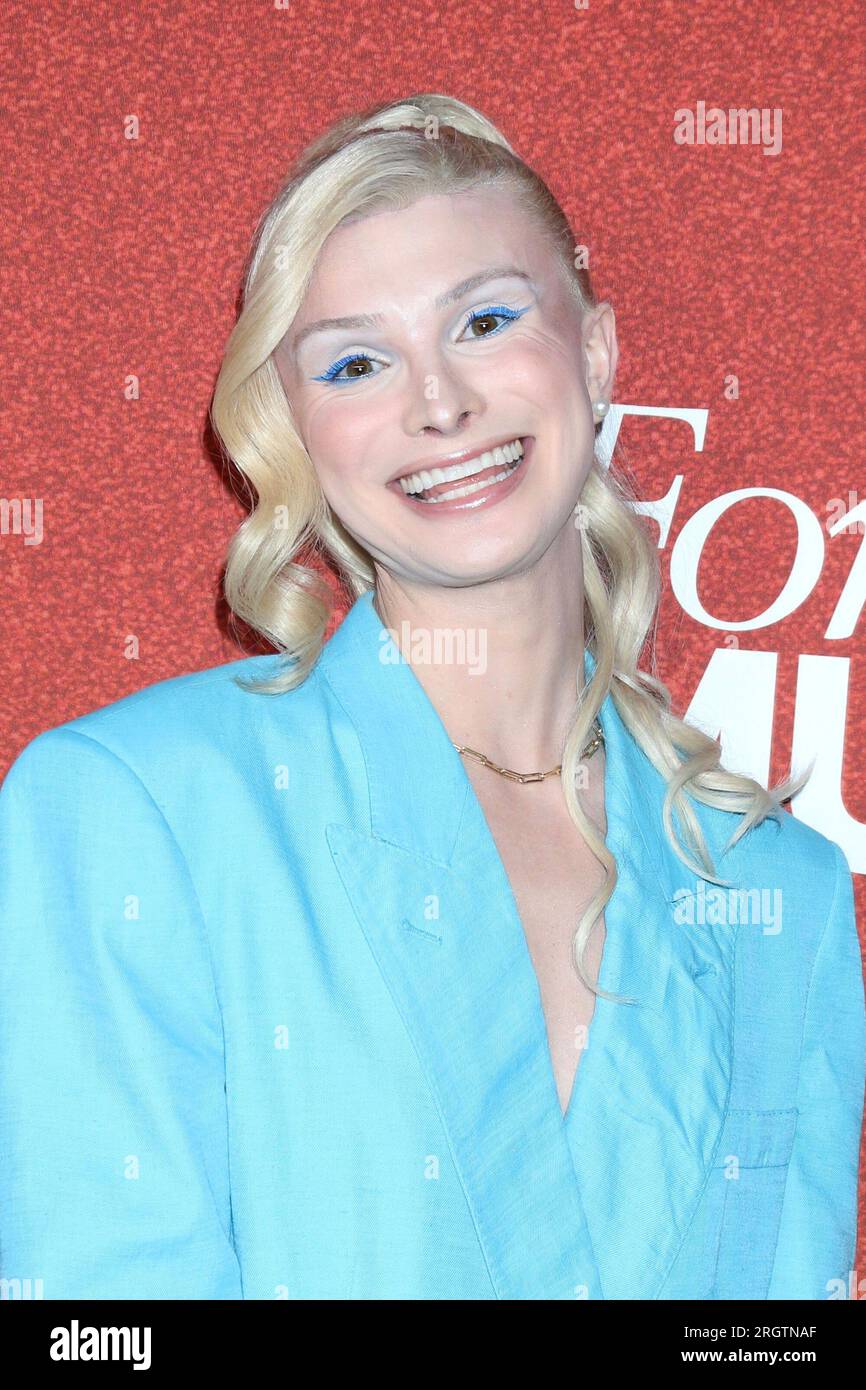 Dylan mulvaney 2023 hi-res stock photography and images - Alamy