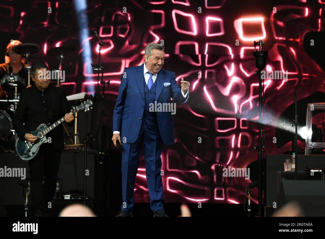 Roland kaiser und band hi-res stock photography and images - Alamy