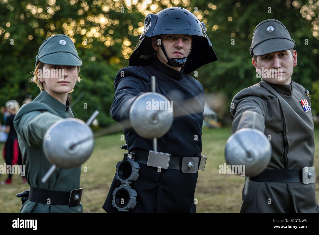 Rapiers hi-res stock photography and images - Alamy