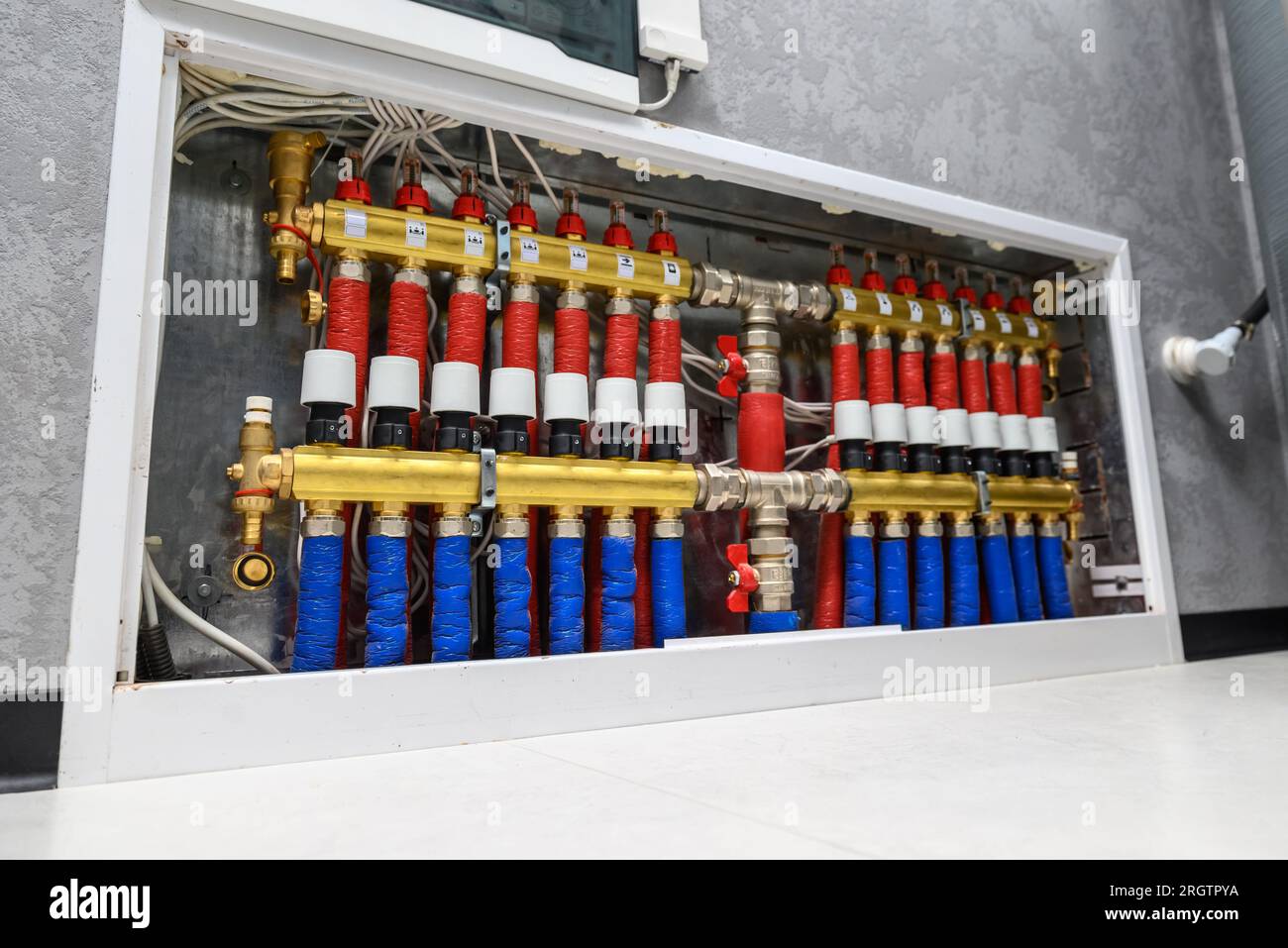 Pressure valve new modern hi-res stock photography and images - Alamy