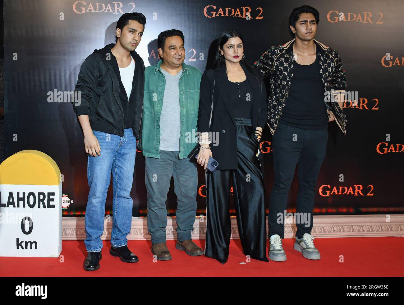 Mumbai, India. 11th Aug, 2023. L-R Azaan Khan (son), Bollywood ...