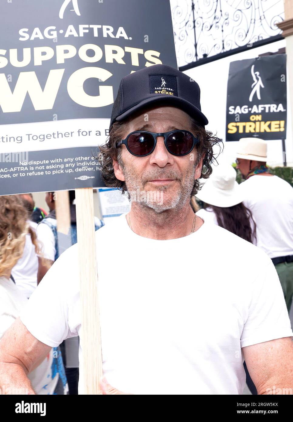 Hollywood, Ca. 11th Aug, 2023. Leland Orser, seen on the picket line ...