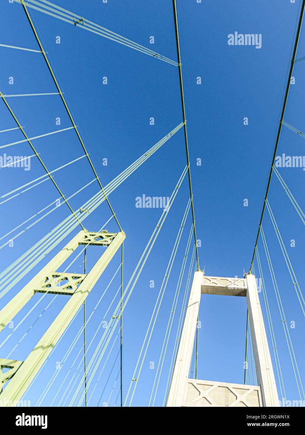 Upward perspective of the Tacoma Narrows bridge Stock Photo - Alamy