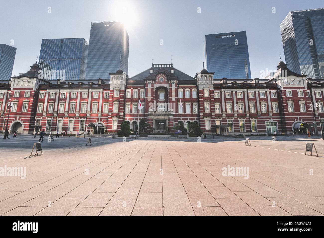 Tokyo metro system crossing hi-res stock photography and images - Alamy