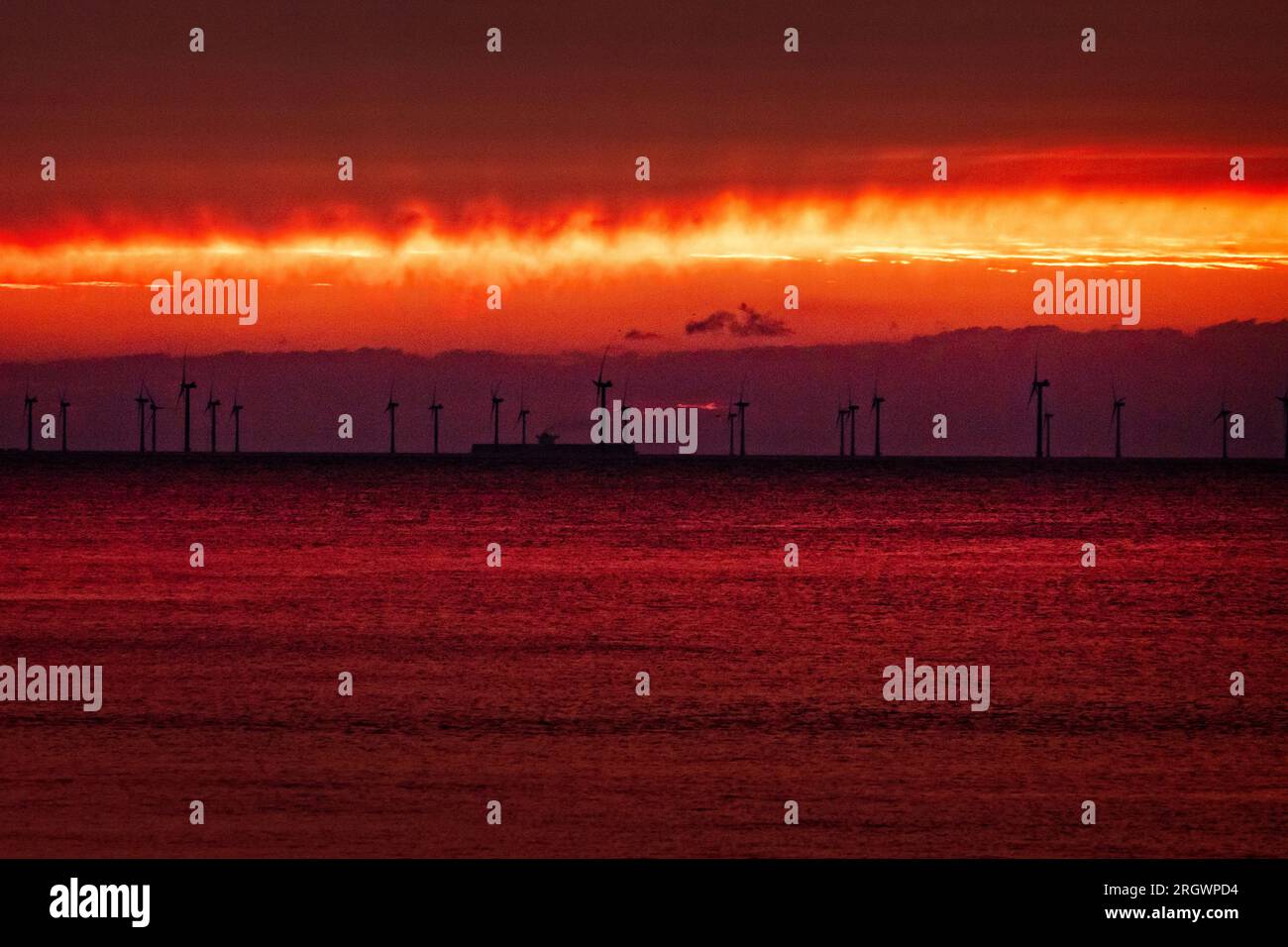 Thames estuary wind farm hi-res stock photography and images - Alamy