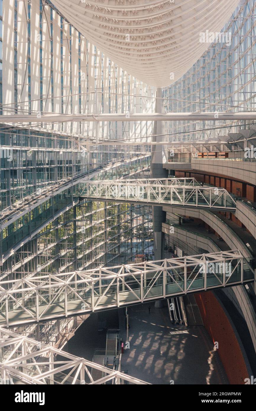 Tokyo metro system crossing hi-res stock photography and images - Alamy