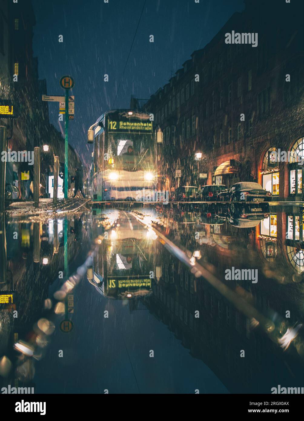 Reflections in frankfurt am hi-res stock photography and images - Alamy
