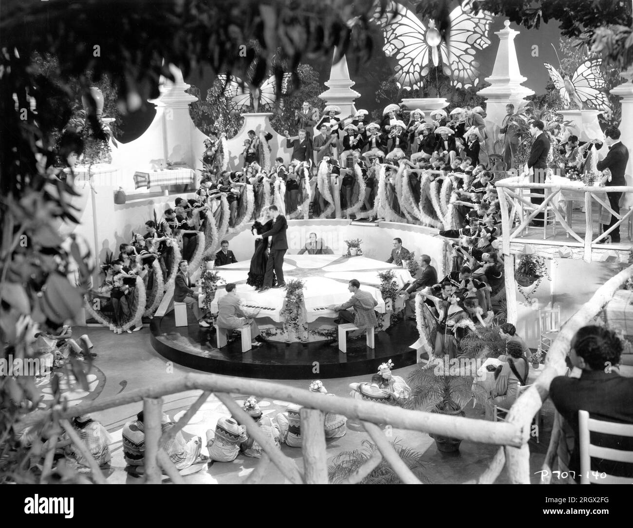 FRED ASTAIRE and GINGER ROGERS dancing the Carioca in FLYING DOWN TO ...