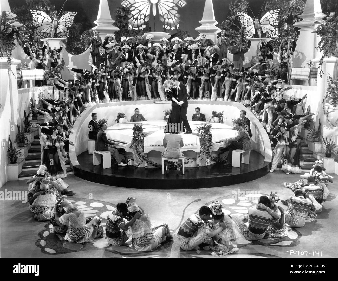 FRED ASTAIRE and GINGER ROGERS dancing the Carioca in FLYING DOWN TO ...