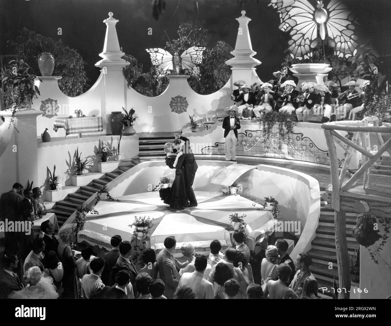 FRED ASTAIRE and GINGER ROGERS dancing the Carioca in FLYING DOWN TO ...