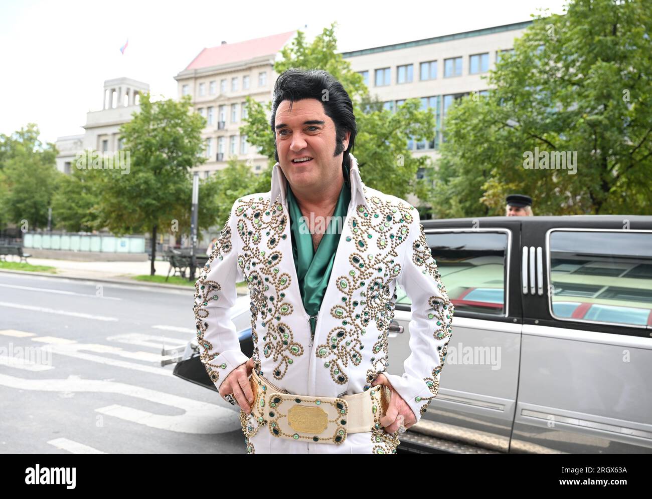 Berlin, Germany. 11th Aug, 2023. Elvis performer Grahame Patrick from ...