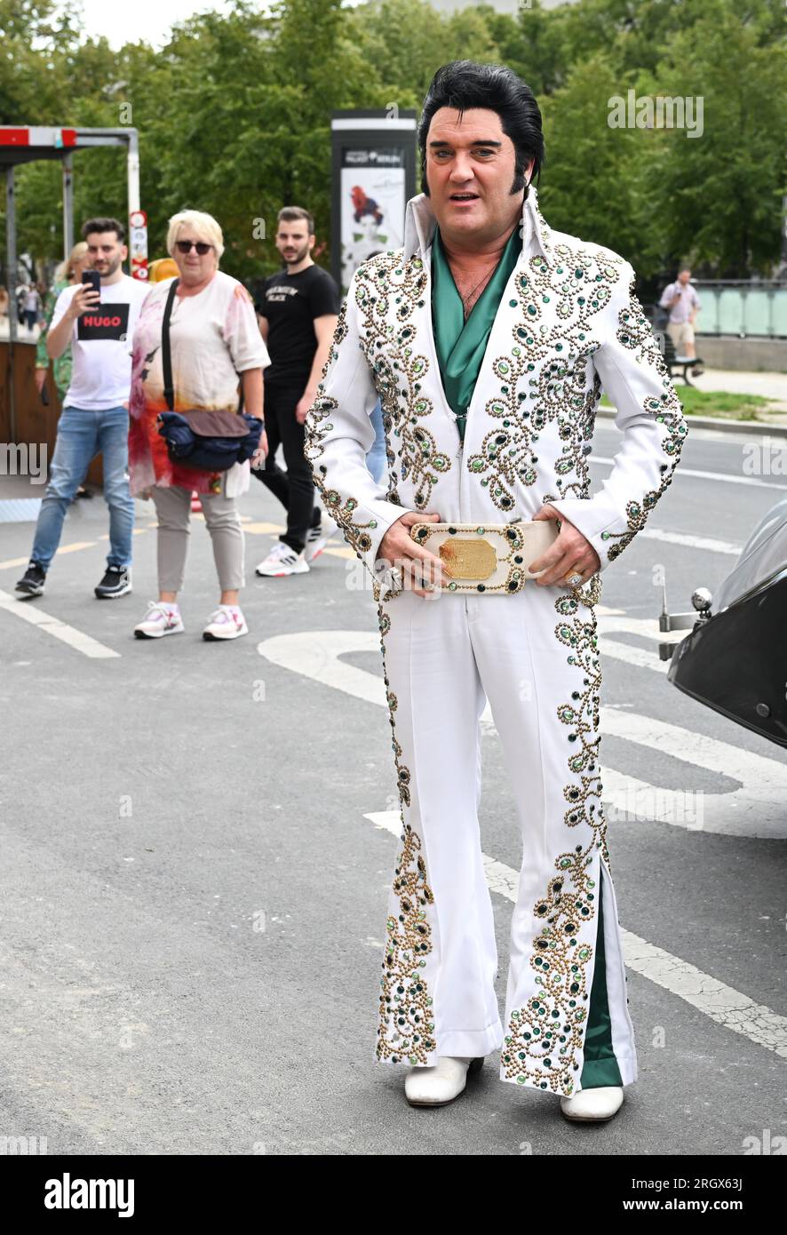 Berlin, Germany. 11th Aug, 2023. Elvis performer Grahame Patrick from ...